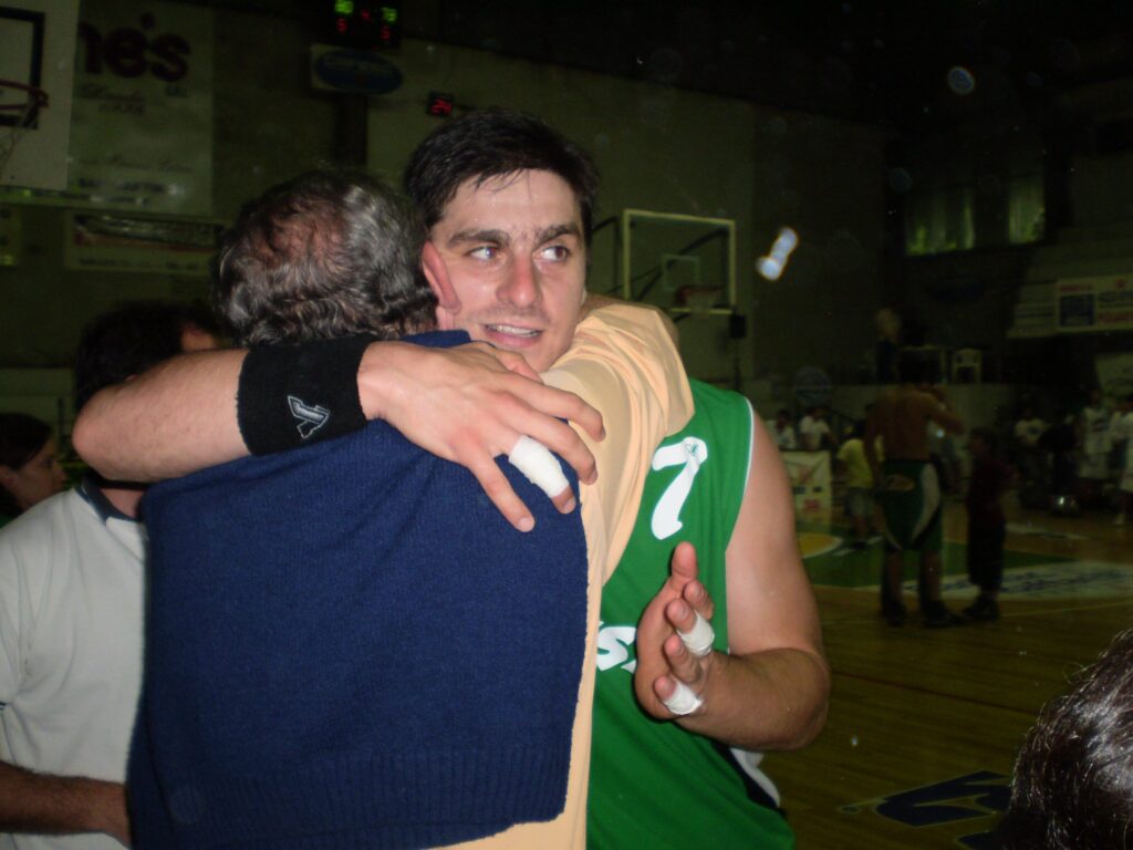 El basquet con el "Pulpo": empieza la campaña “Todos con Ariel” - DATA ...
